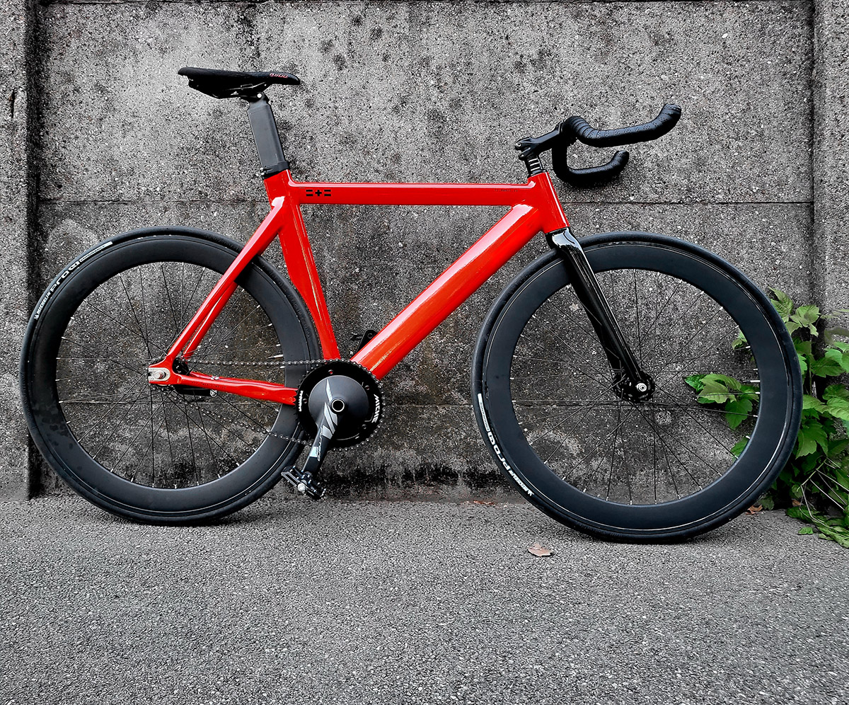 TwentyTwo – Super Light Track Frames