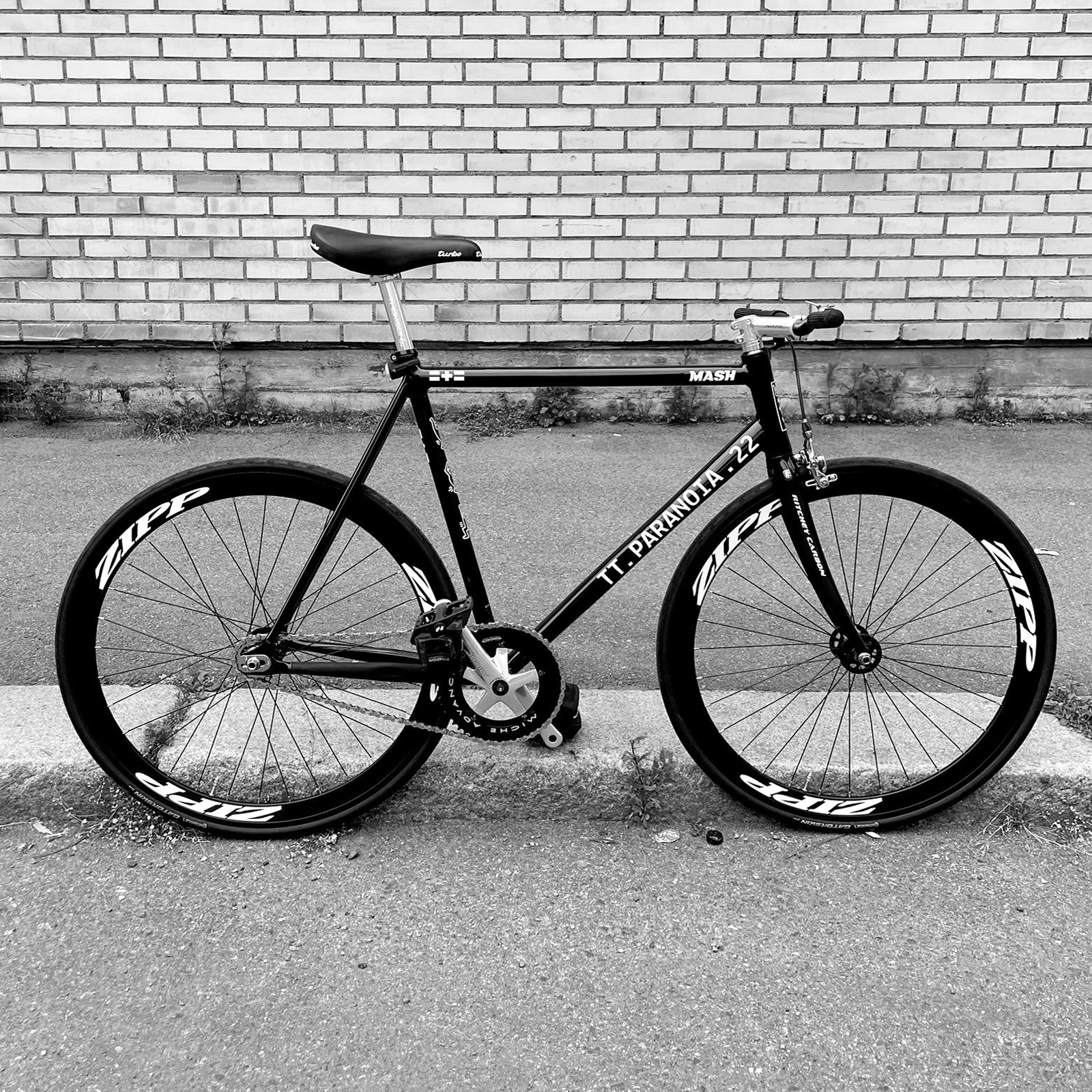 TwentyTwo – Super Light Track Frames